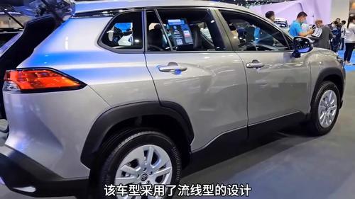 全新2023款丰田卡罗拉锐放,配1.6T+四驱,家用很合适,省油耐用