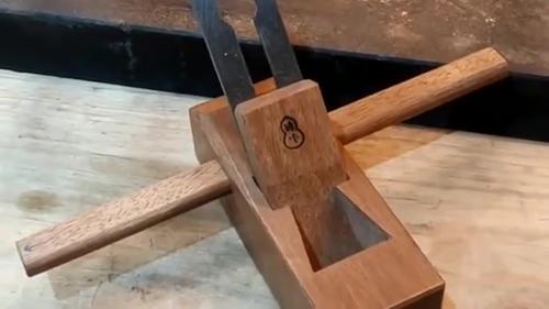 真是佩服农村人的脑洞,看大哥发明的木工刨,简直太有才了