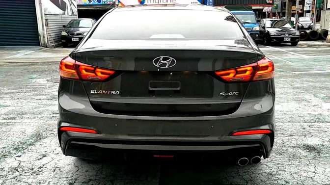 买回来不用改装就很帅,实拍现代领动运动版