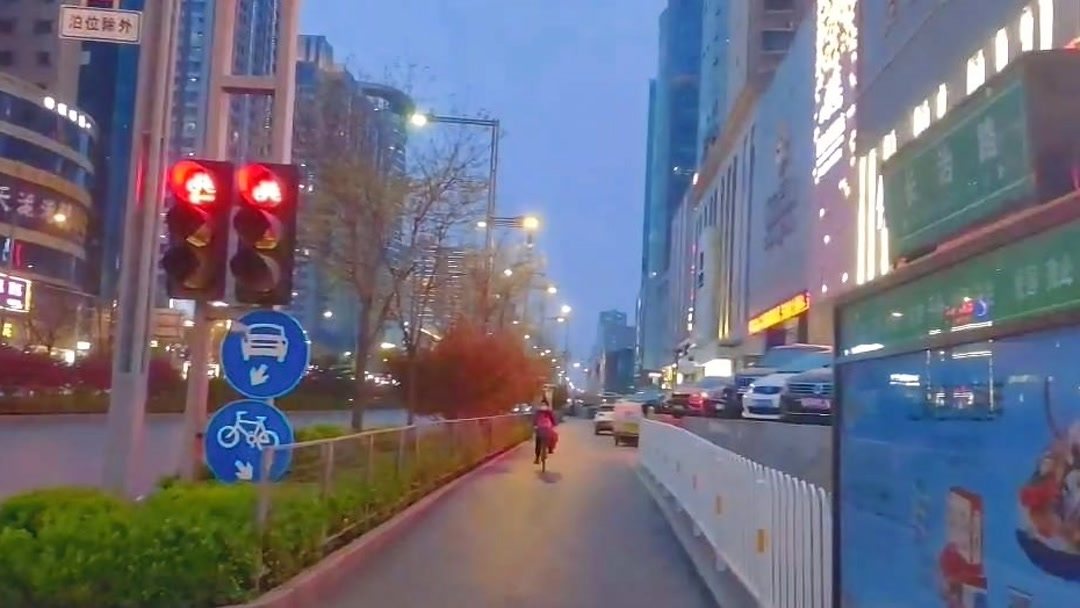 小伙去苏宁易购买冰箱,看到价格之后,瞬间释然了?