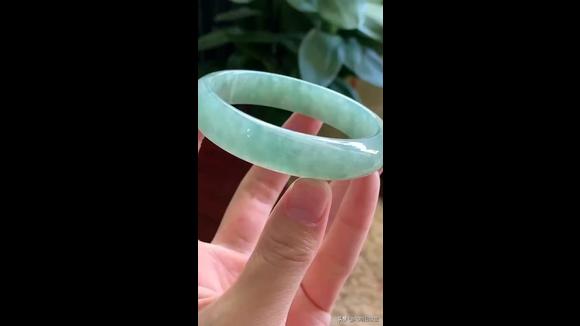 完美59圈口正圈厚玉石冰种满色天然翡翠手镯子