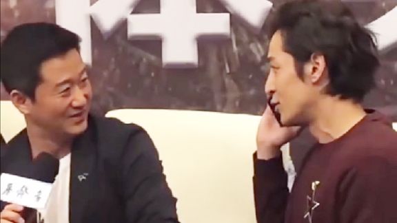 吴京采访中谢楠打电话过来,不料被胡歌接听,通话内容够我笑十遍