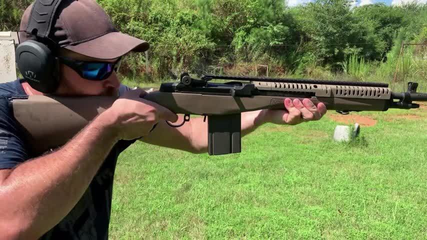 一款非常容易上手的半自动步枪:春田SOCOM16,靶场射击测试