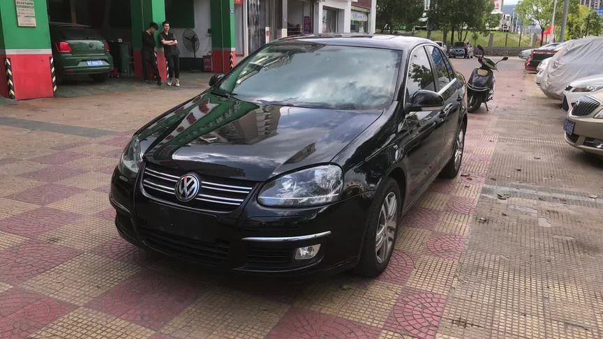 2011年2月份大众速腾自动挡天窗版,车况完美,价格3.XX万!