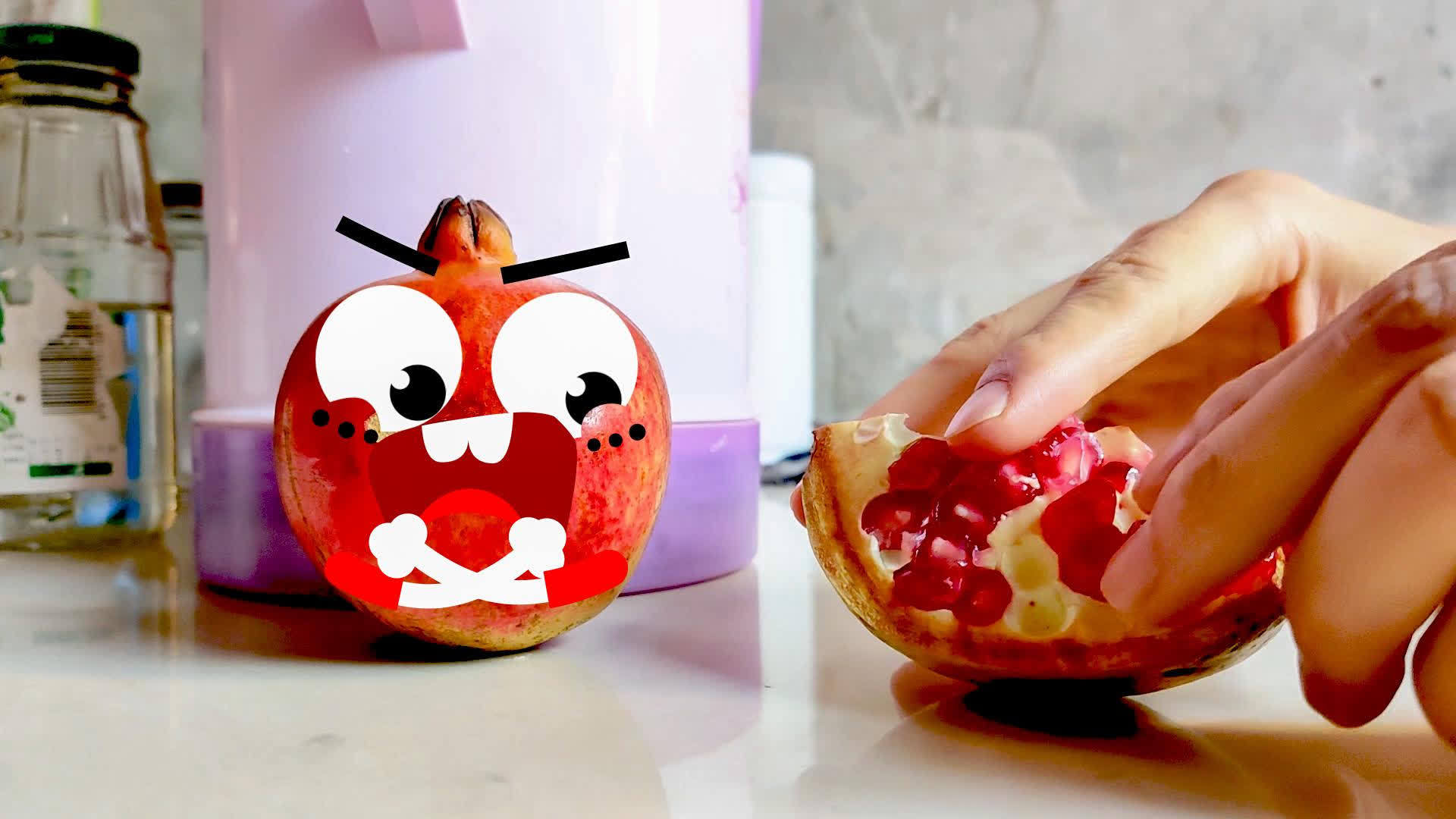 垃圾桶会说话,石榴的恐怖遭遇,普通物品也有情绪,奇趣创意动画