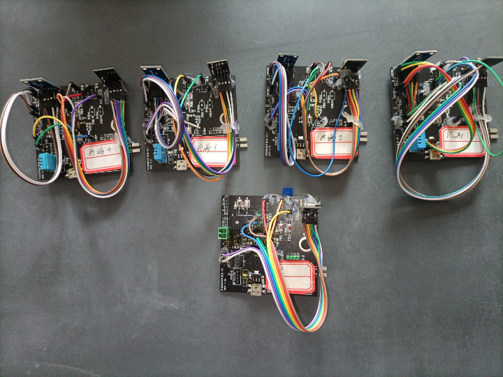 NRF2401一主多从温湿度监测系统