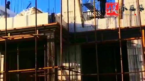 ...不用砖,泡沫房你敢住吗?里面浇灌上水泥就和普通的房子没什么区别了