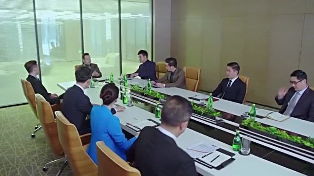 你好,乔安:公司总结会议,主管争执不休,这令费董大伤脑筋