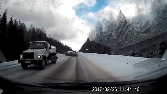 2017年行车记录仪记录的交通事故瞬间