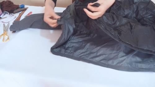 不穿的冲锋衣别丢!没想到还能改成羽绒服,方法简单又保暖