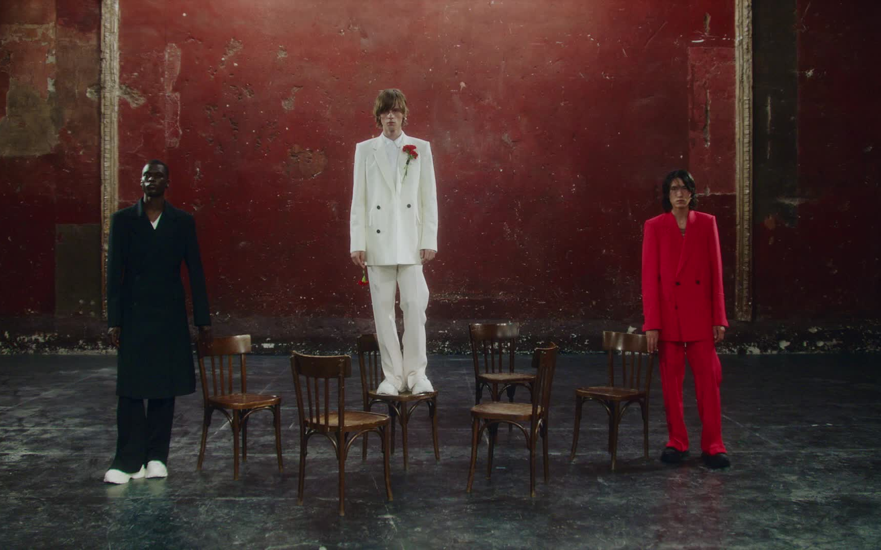 【数字巴黎男装周 ss21】【WOOYOUNGMI】以舞台剧的形式表现...