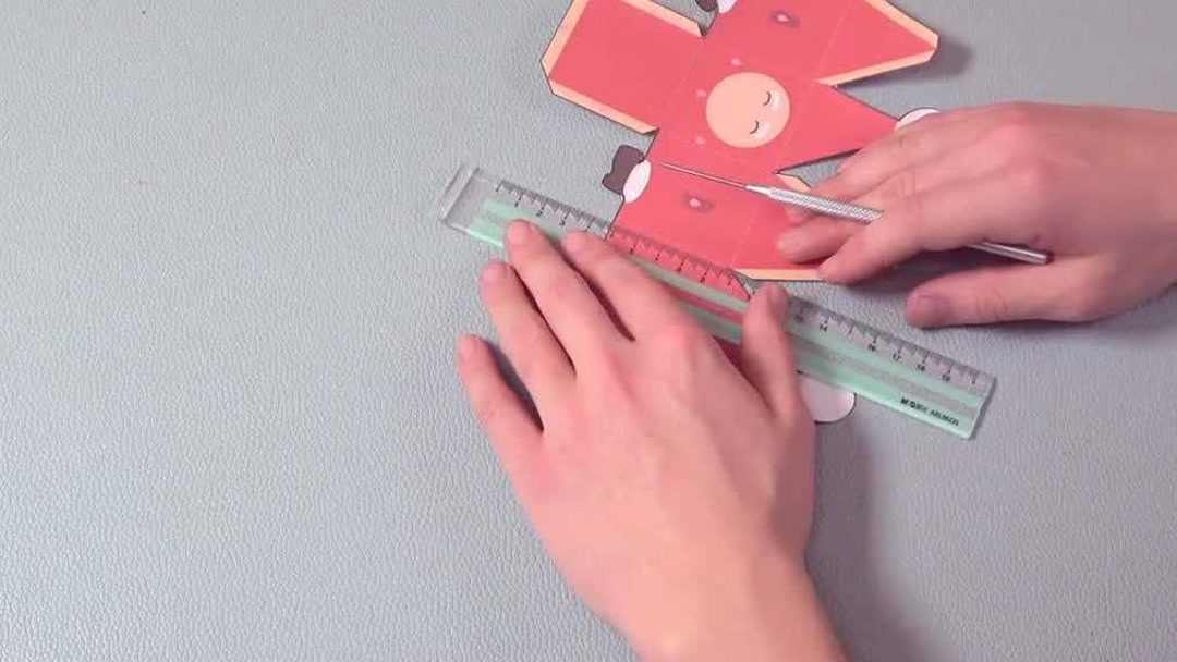 益趣纸模手工视频制作大全之圣诞老人纸模制作方法详细教程