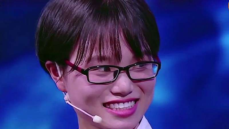 6岁天才女童,两秒算出15个5位数总和,评委一脸不敢相信!