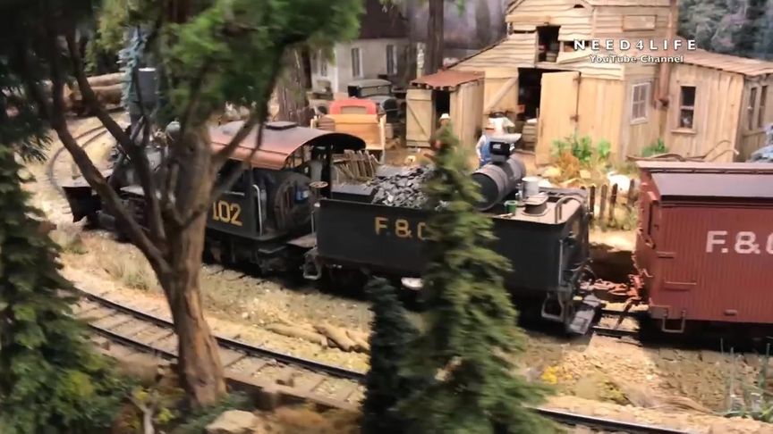 如此精致的铁路轨道布局模型和车车!