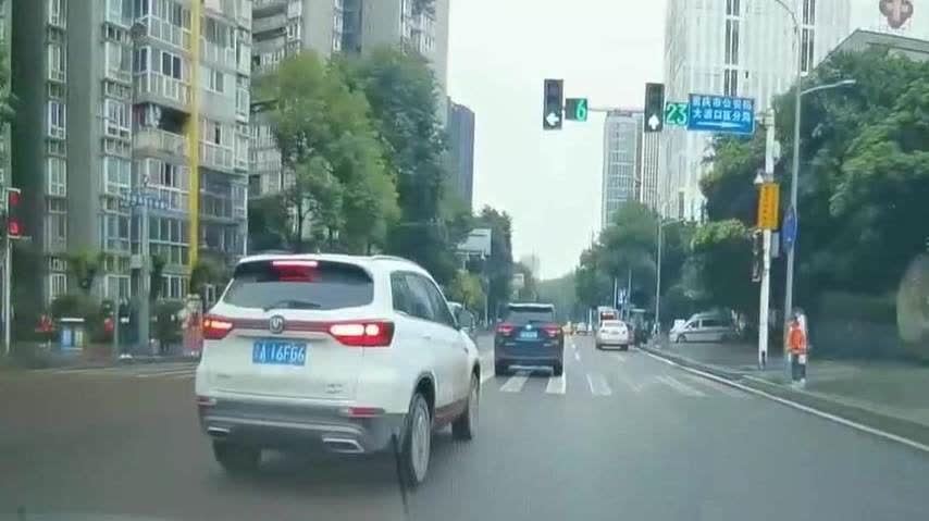 行车记录仪:是视频车的责任吗?交警判视频车全责