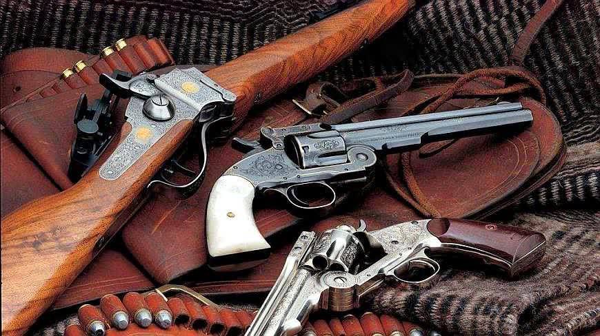 我国枪支把控这么严格,除了军人和警察可以使用外,这些人也可以