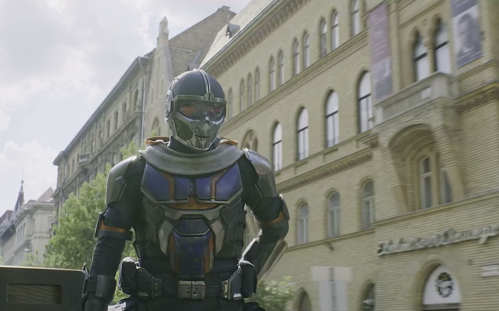 模仿大师竟然是个女的 不过还是很帅的!