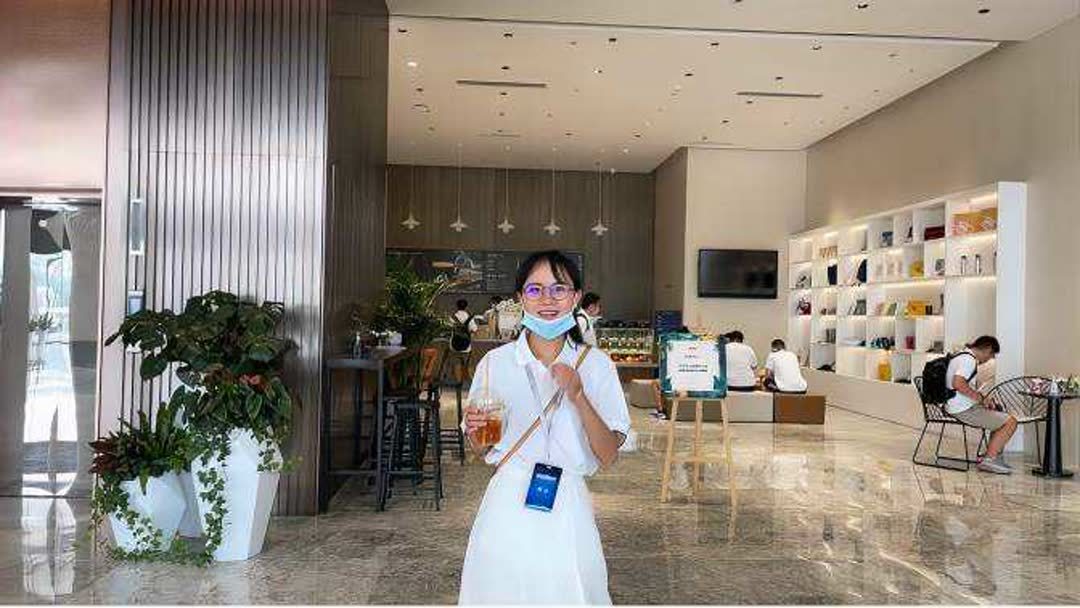 深漂夫妻参观比亚迪总部工厂实验室和礼宾楼,比亚迪给中国长脸了