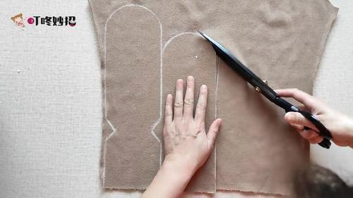 家里的旧衣服,画画剪剪简单改造,温暖舒适人人需要,十双都不敷