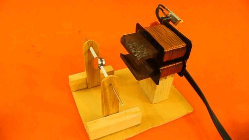 交流电机就是这样转动的, 现场做个模型, 让你看明白工作原理