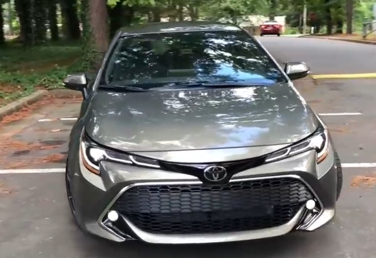 关于2019款丰田卡罗拉Corolla最详细的实拍视频