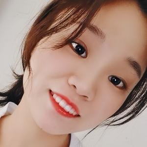 不⁴小哭包o(´^｀)o 