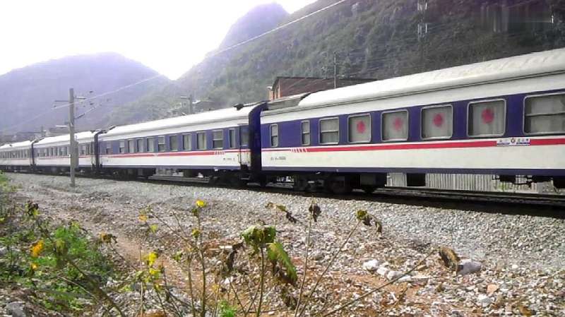 2014年上半年在桂林境内的拍火车,桂林的火车确实别具一格