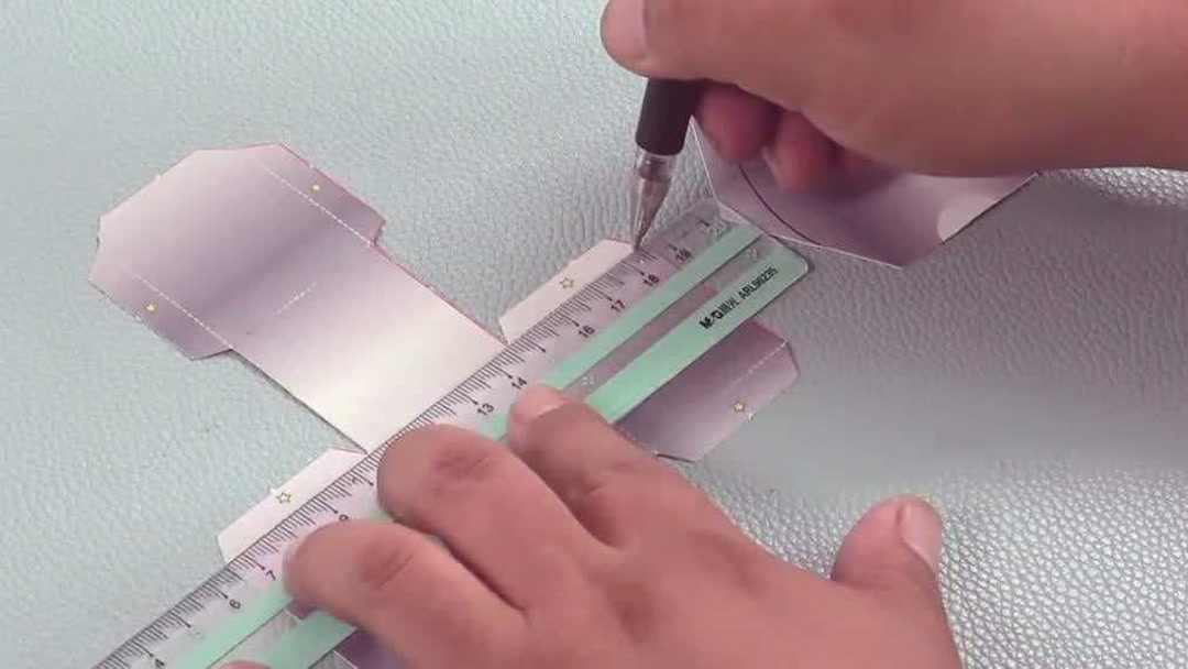 手工制作视频教你学做大力士机器人纸模,612岁宝宝一学就会