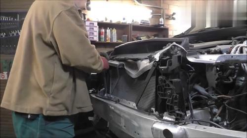 翻新事故车 报废奔驰GLC全车修理 还未修理完成便被预订