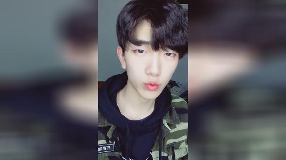 如果你的男友这样跟你撒娇,你会怎么办?