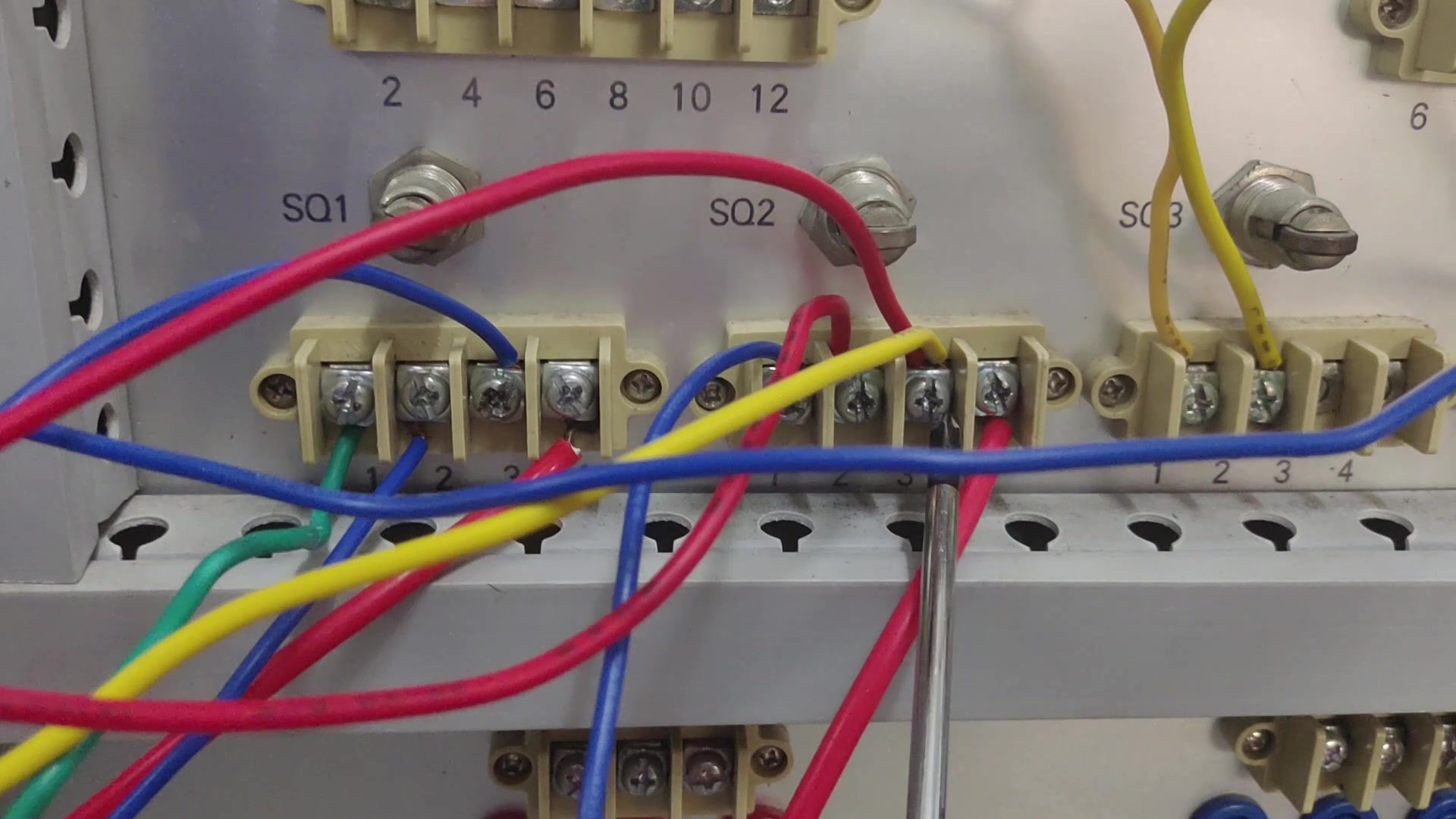 电工实操-工作台往返运动的三相异步电动机控制电路连线