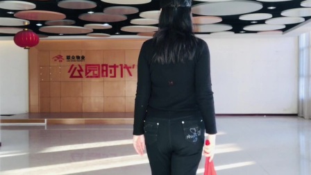 模特的响扇表演。习舞。