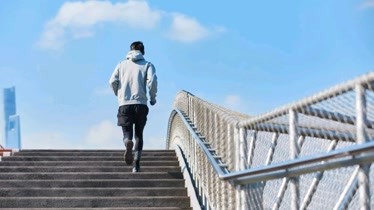 这个世界正在偷偷奖励爱运动的人