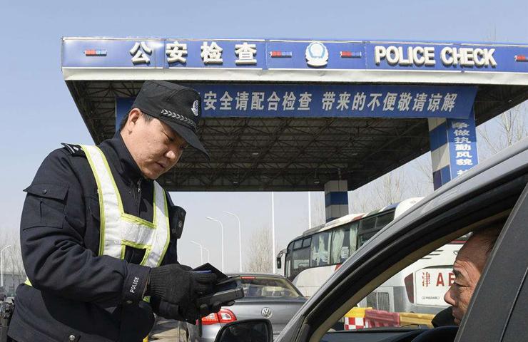 中国为什么能保持社会的安全稳定?