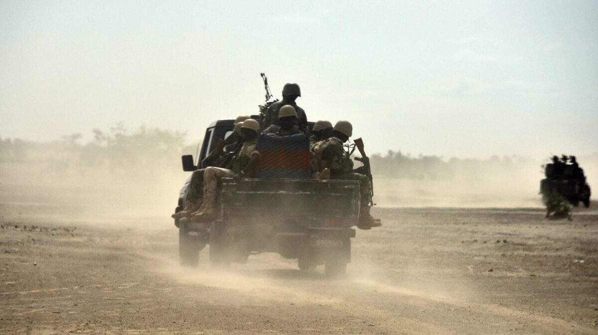 6名法国公民在非洲遇难,马克龙紧急发声,加大反恐打击力度