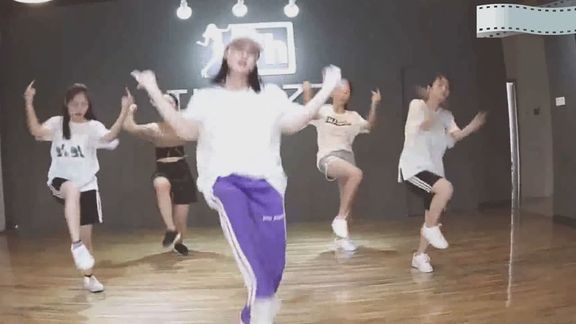 简单易学的女子街舞,技巧动作不输男子