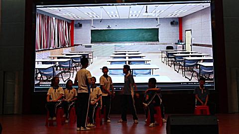 新安中学初中部法治教育剧目大赛(初一五班)(拒绝校园欺凌、共建和谐...