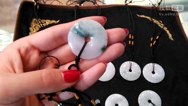 视频璞谷翡翠A货玉大平安扣怀古吊坠挂件 秒杀