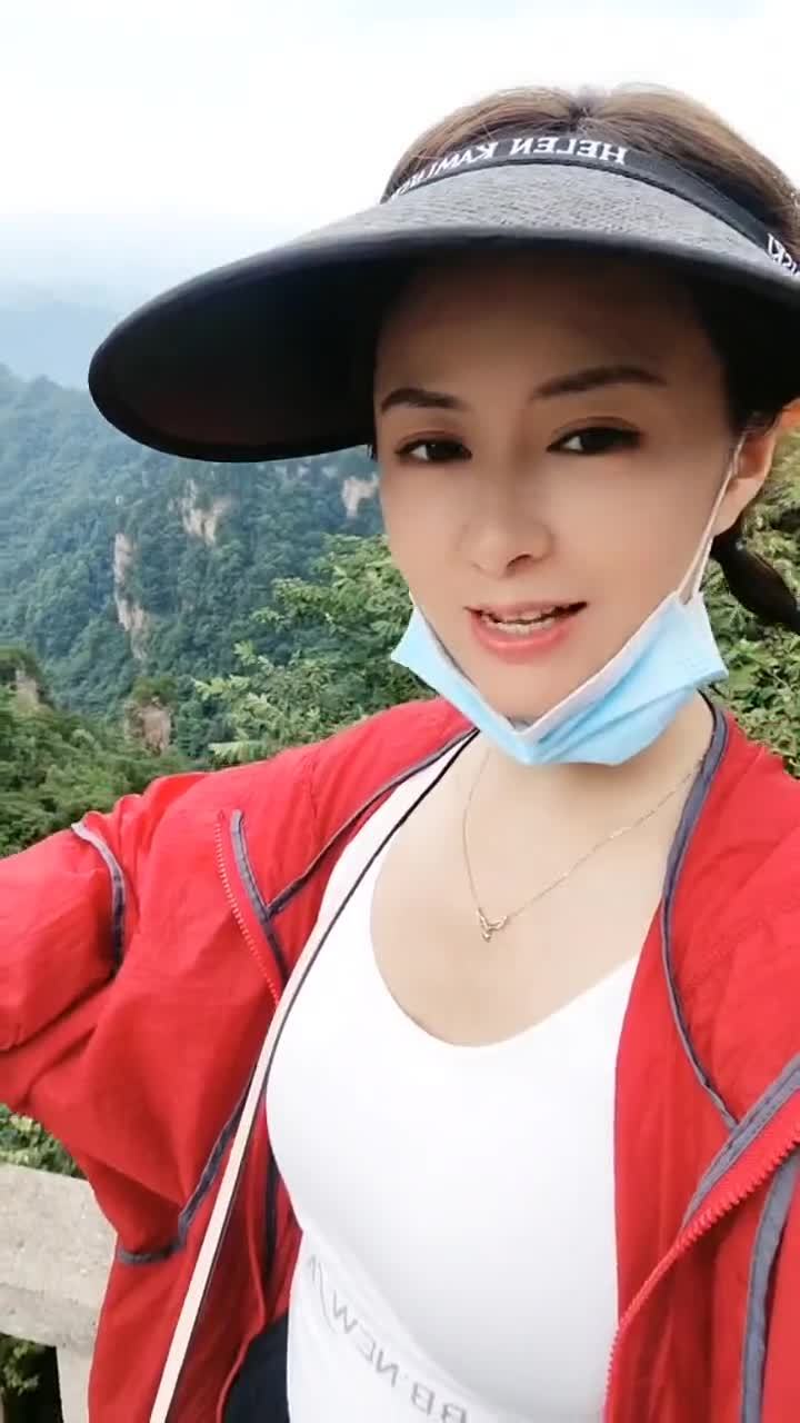 张家界森林公园感受大自然的鬼斧神工