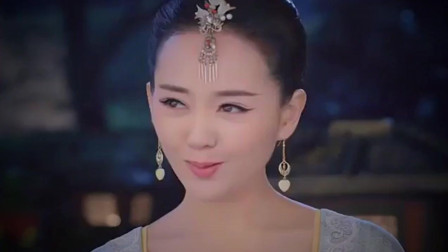女人居然和死去的皇后长得一模一样 皇上看了后当场愣住!