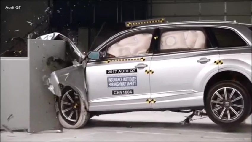 碰撞测试,2018吉普大切诺基vs 2017奥迪Q7,很明显谁更胜一筹