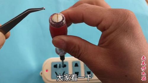 一个测电笔就能判定出贴片电容的好坏,这个方法算不算斜门歪道