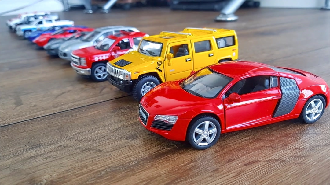 整理吉普车跑车皮卡车玩具