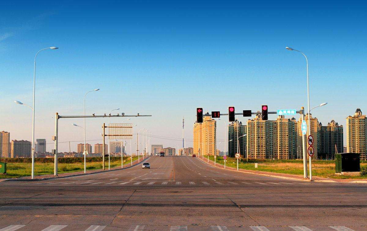 自动挡的车等红绿灯的时候,挂什么档好?