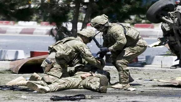 强硬出击,伊朗处决17名美国特务,美行动遭致命一击