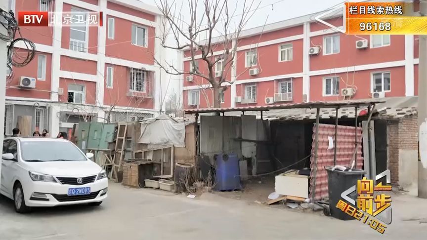 老旧小区物业管理混乱,居民叫苦不断,谁能来接手这个烂摊子?