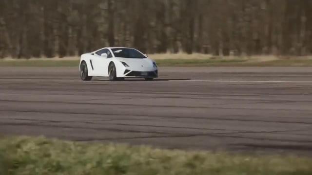 豪车ESP和普通车有啥区别?老外开兰博基尼测试