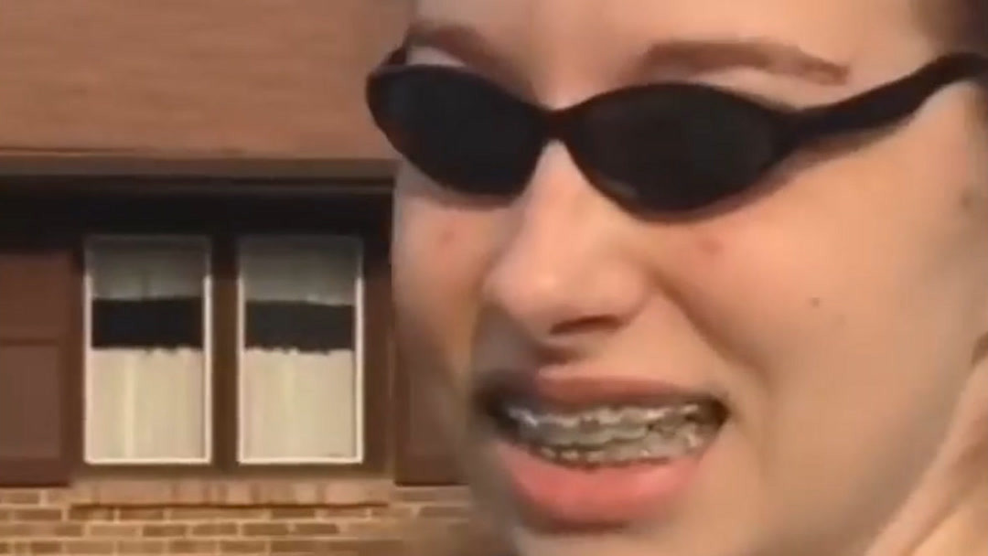 你敢相信这个戏精女孩是表情包本人?颜值也太高了吧!搞笑段子