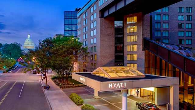 美国凯悦酒店房间发现多个录音设备