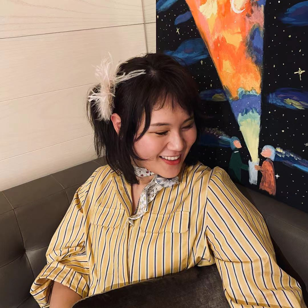 不倒翁vivi爱品酒 